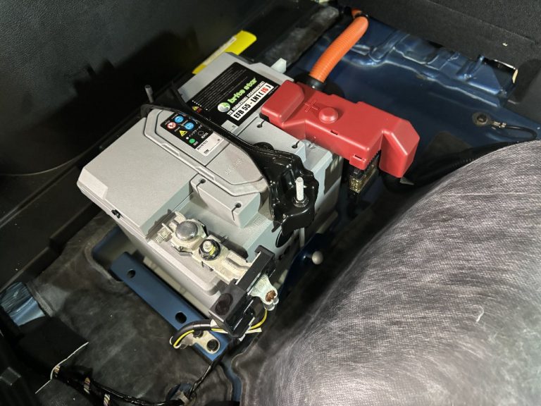 ノート e-power(E13) 補機バッテリー交換をしました - 自動車バッテリー バスケスコーポレーションの店長ブログ